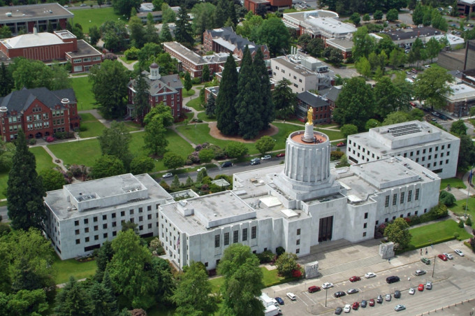 The Golden Pioneer: Preserving the Oregon State Capitol - Architectural ...